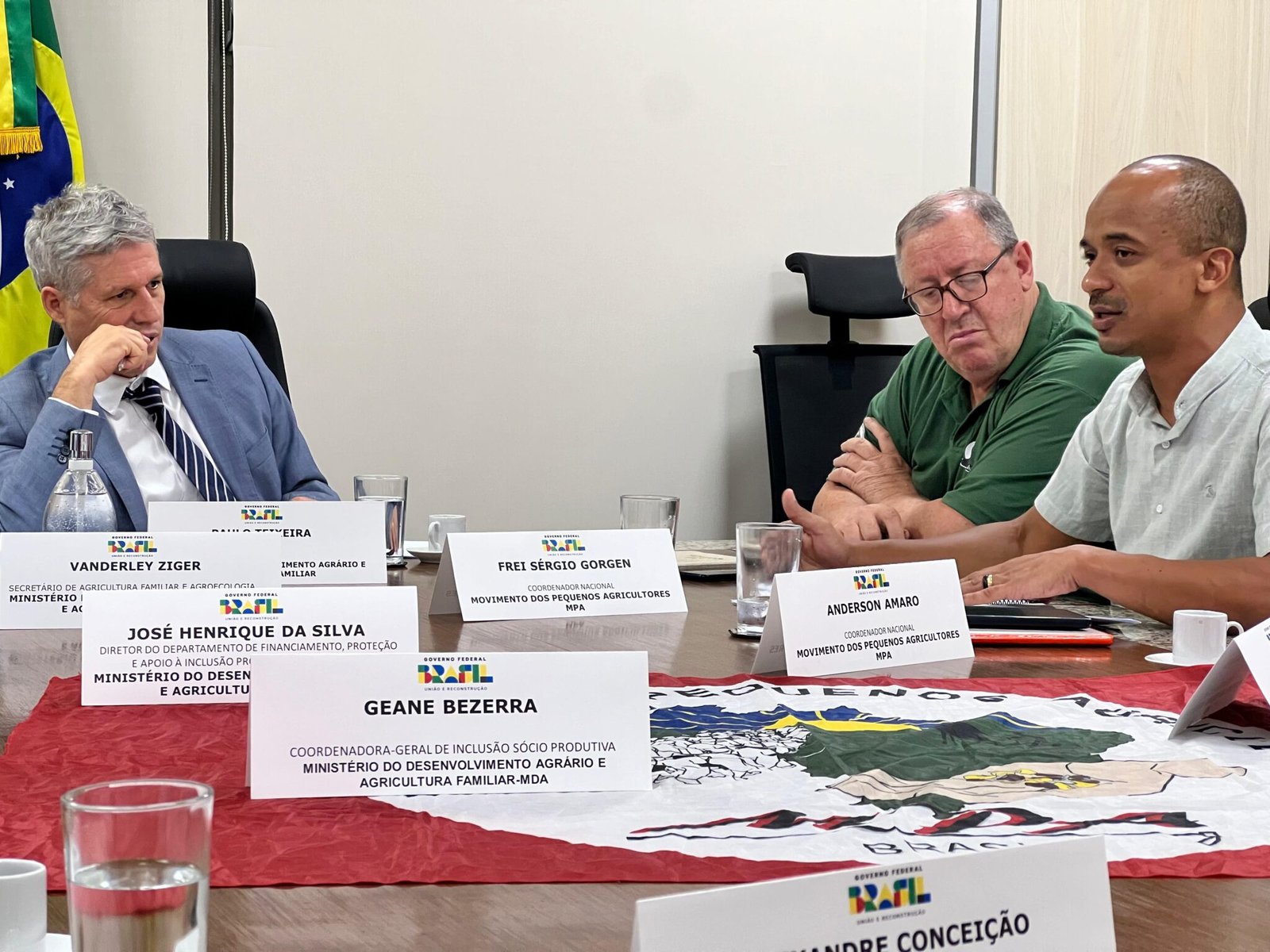 MPA apresenta sua pauta nacional ao ministro Paulo Teixeira, do MDA ...